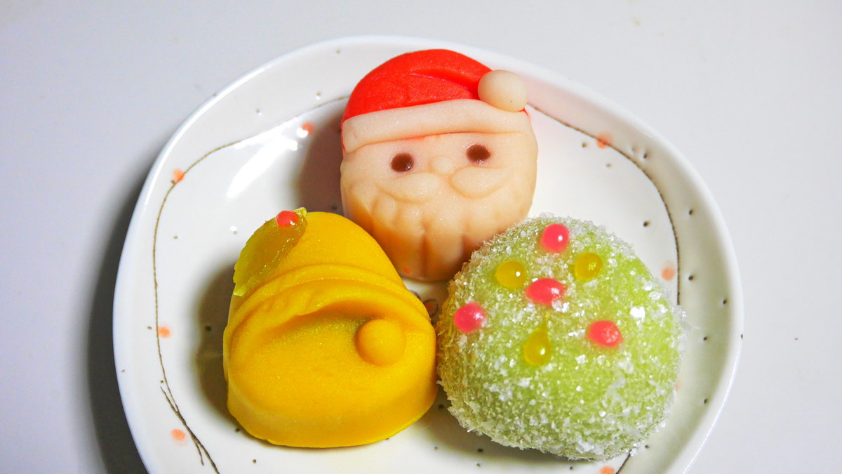 クリスマス和菓子・サンタさんの顔の切り方を工夫してみた。 – KEISUI ART STUDIO